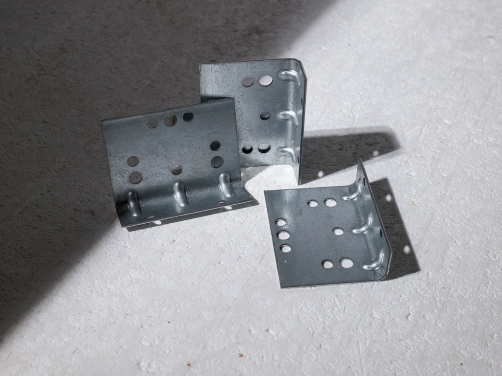 Reinforcing bracket large metal - COMPACFOAM en